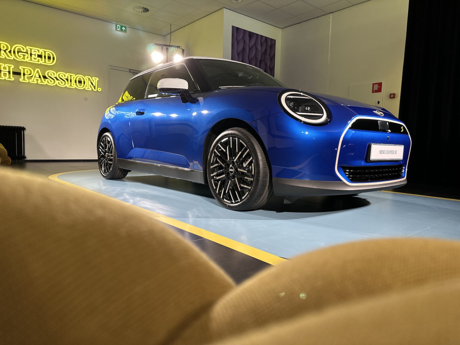Sneak preview: MINI Cooper Electric (2024) - AutoRAI TV