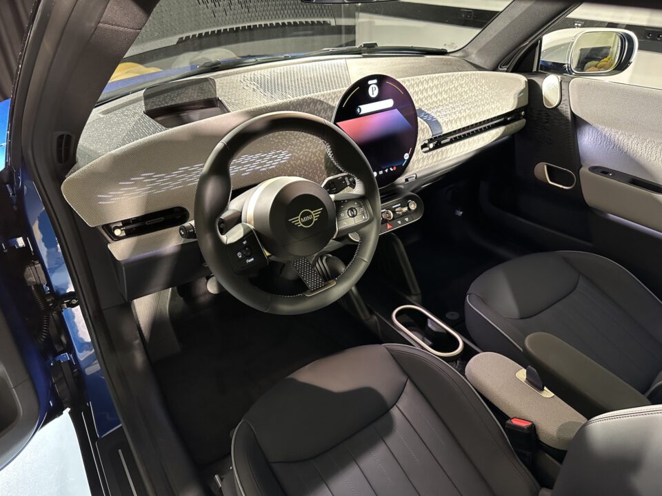 Sneak preview: MINI Cooper Electric (2024) - AutoRAI TV