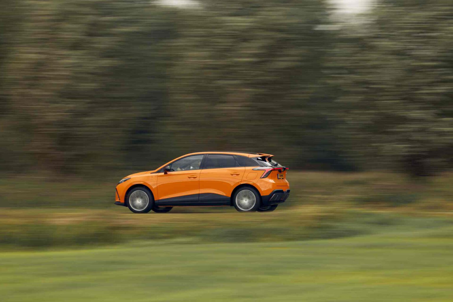 Review - MG4 Electric XPOWER (2024) en Trophy Extended Range