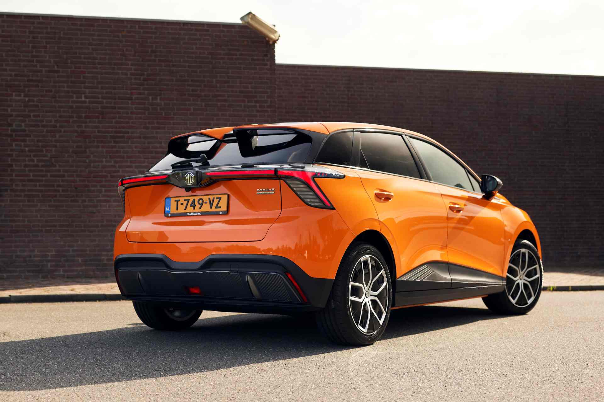 Review - MG4 Electric XPOWER (2024) en Trophy Extended Range