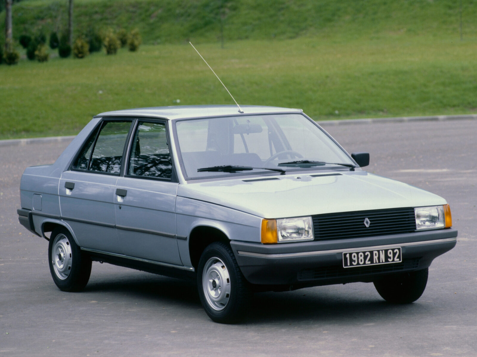 Gespot: een Renault 11 GTL - AutoRAI.nl