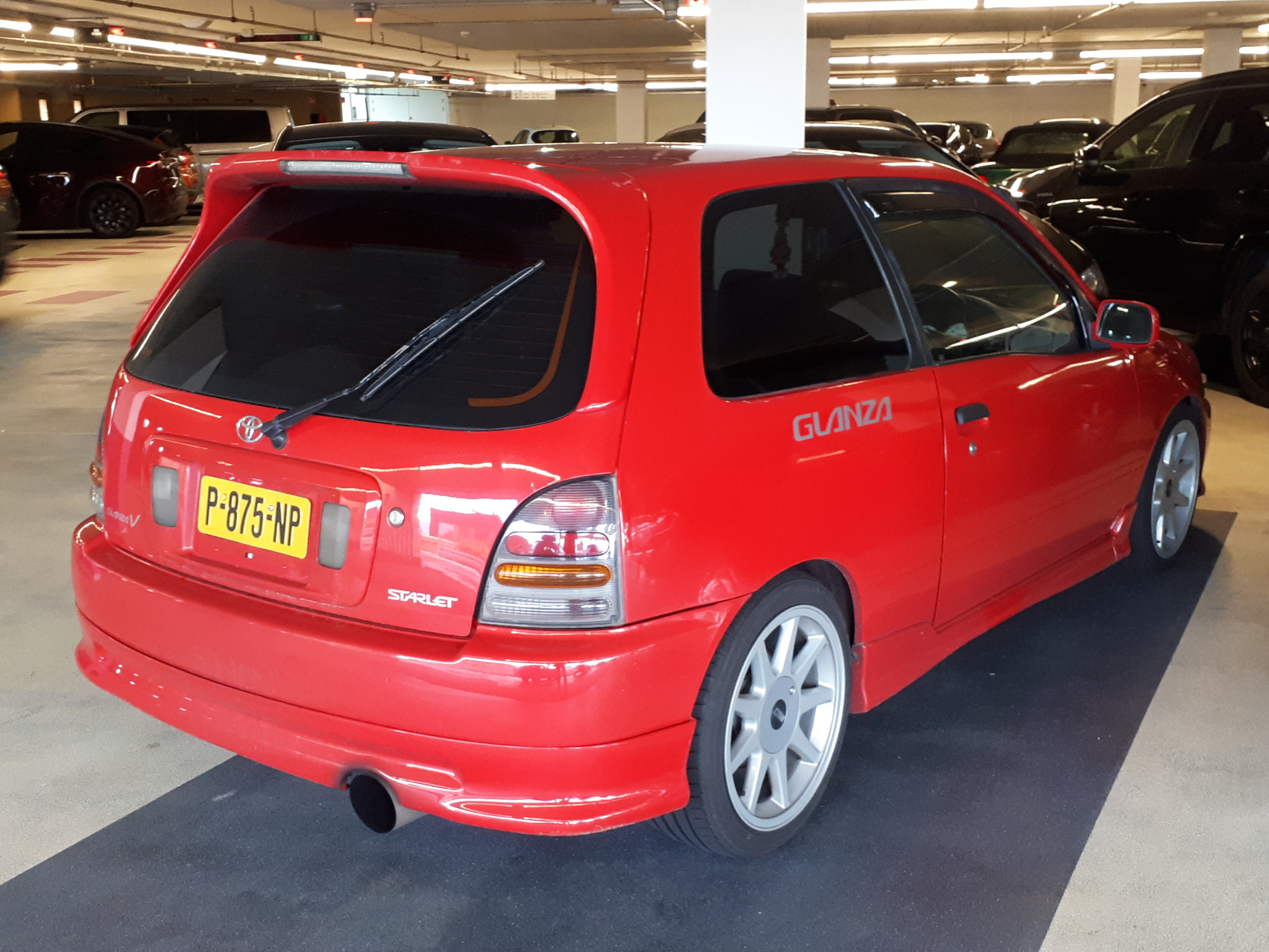 Gespot: een Toyota Starlet Glanza - AutoRAI.nl