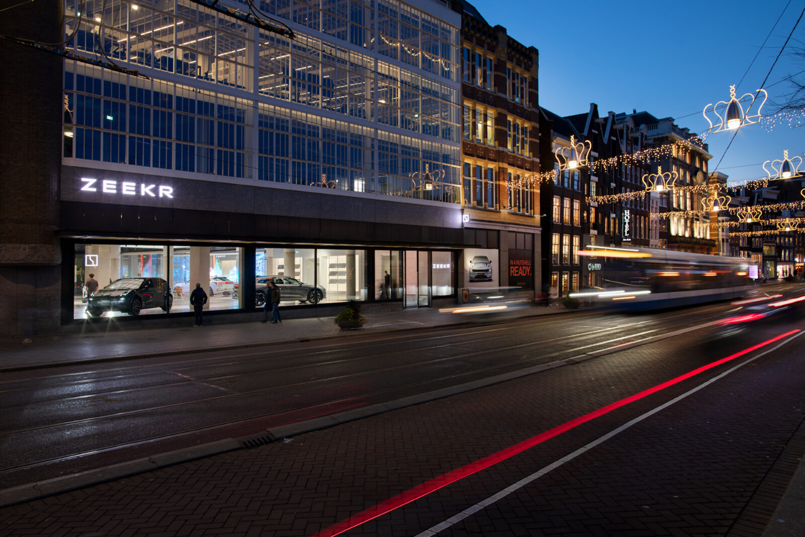 ZEEKR opent luxe showroom in Amsterdam