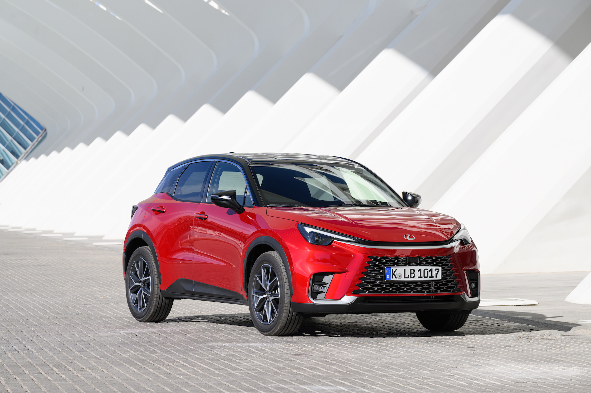 Lexus LBX Review (2024) – Compacte hybride SUV van Lexus