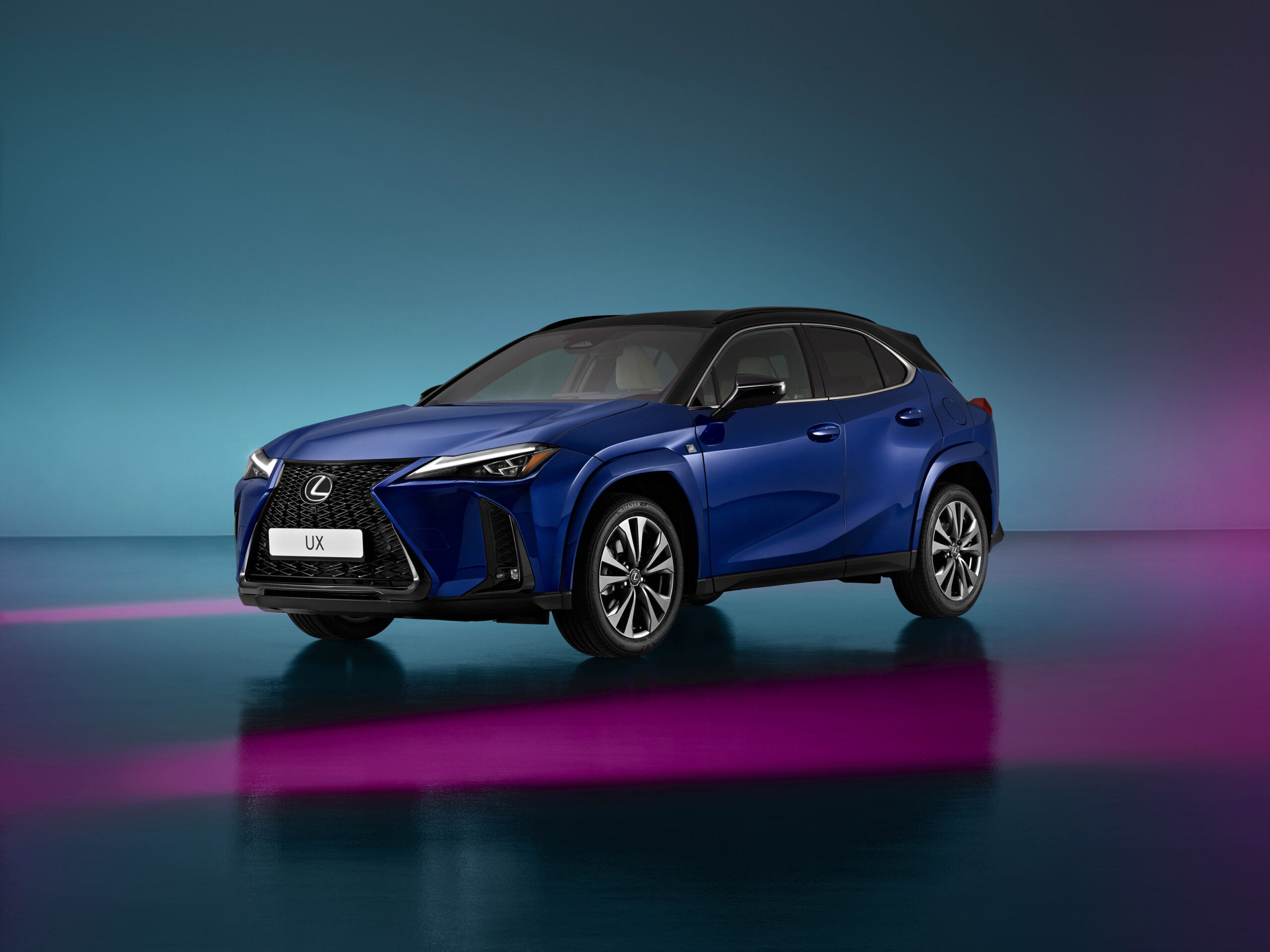 Vernieuwde Lexus UX300h biedt meer voor minder