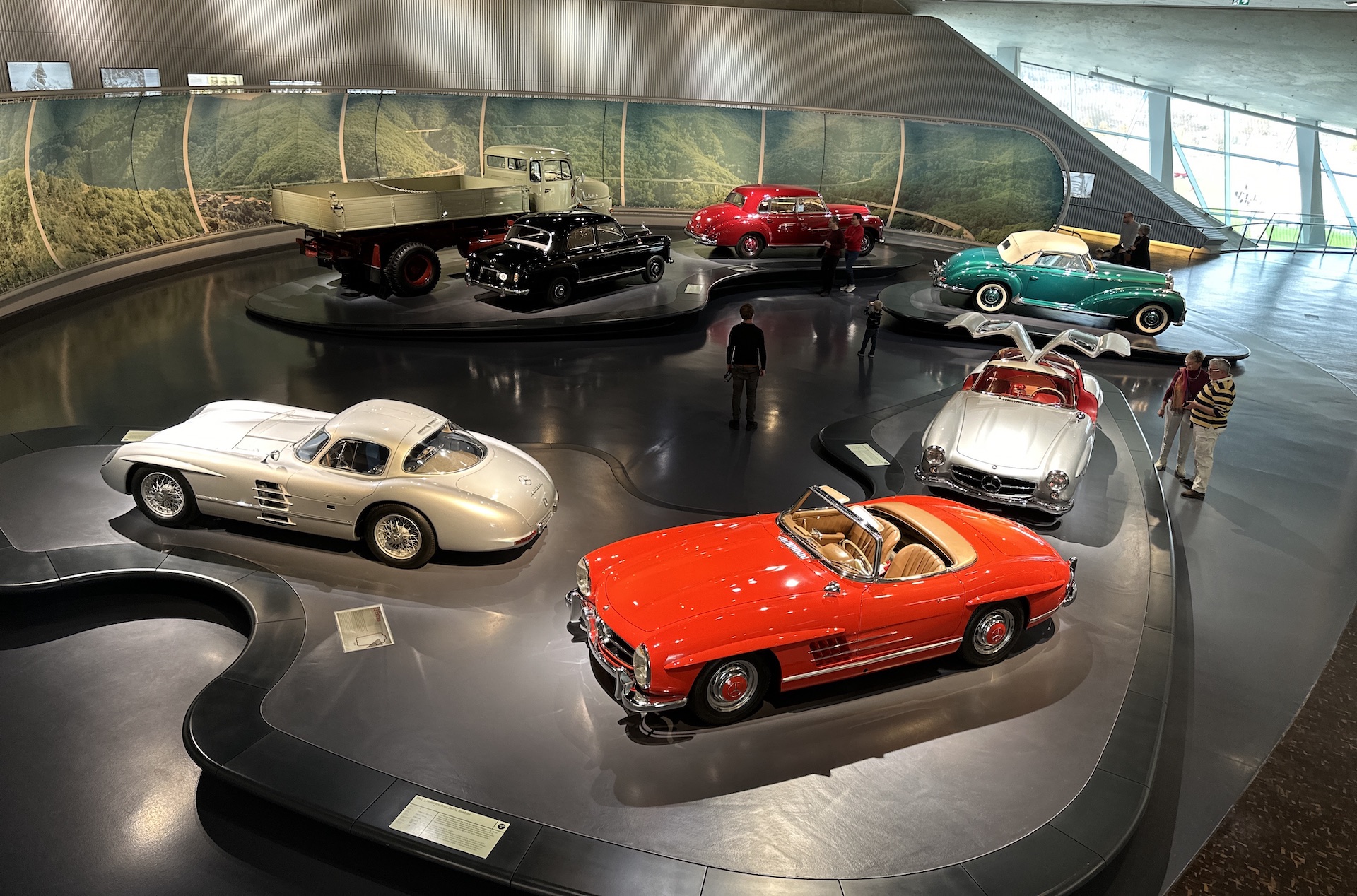 Mercedes-Benz Museum: dat moet je ervaren! (FOTOVERSLAG)