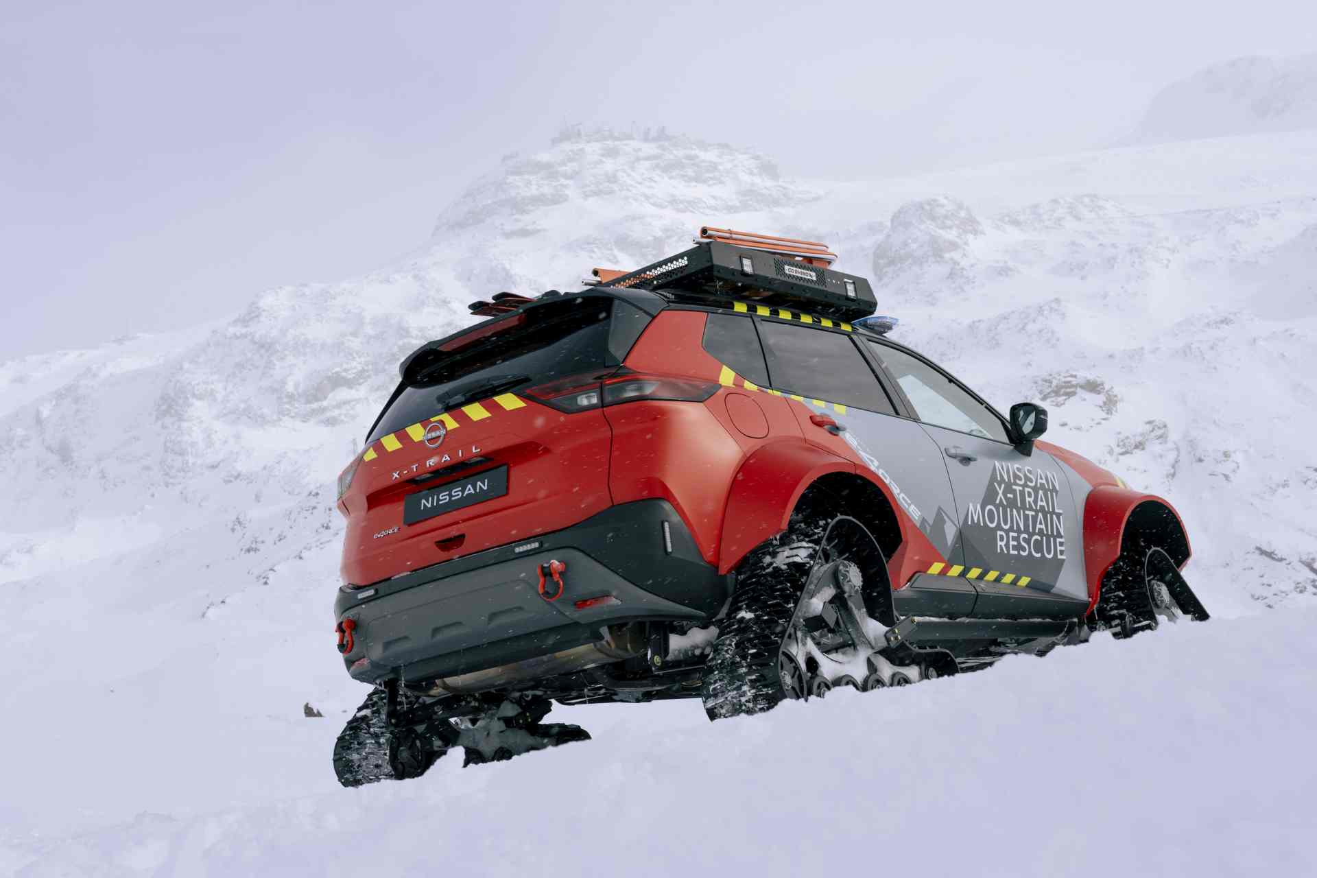 Deze Nissan X-Trail is een bijzondere piste-ambulance