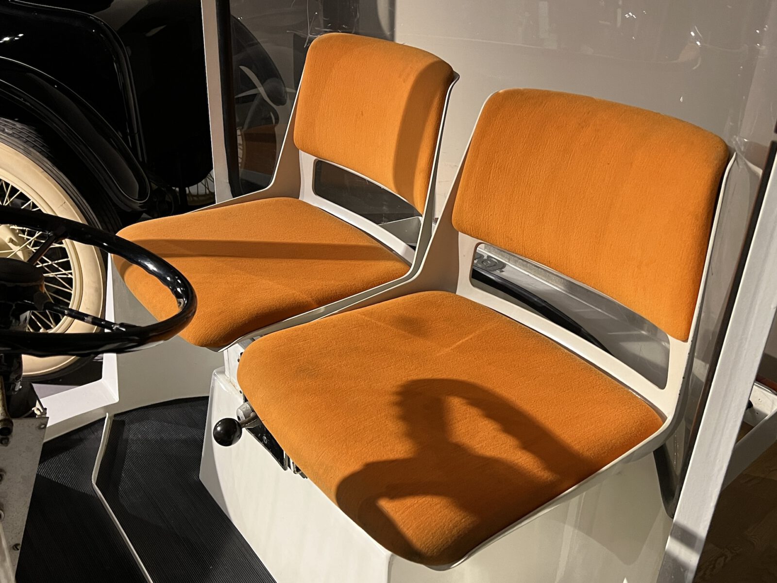 Nieuwe aanwinst Louwman Museum: de Witkar