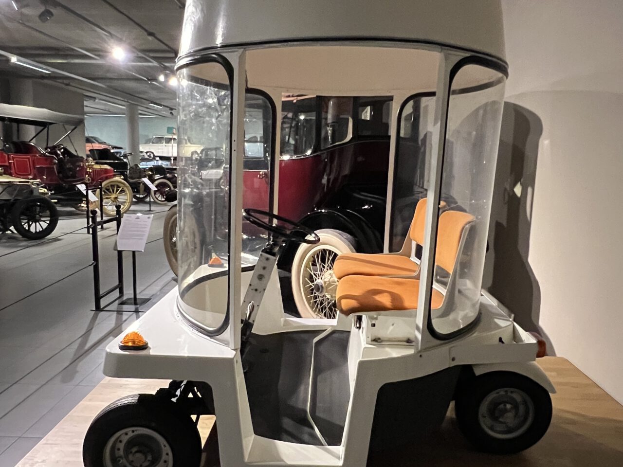 Nieuwe aanwinst Louwman Museum: de Witkar