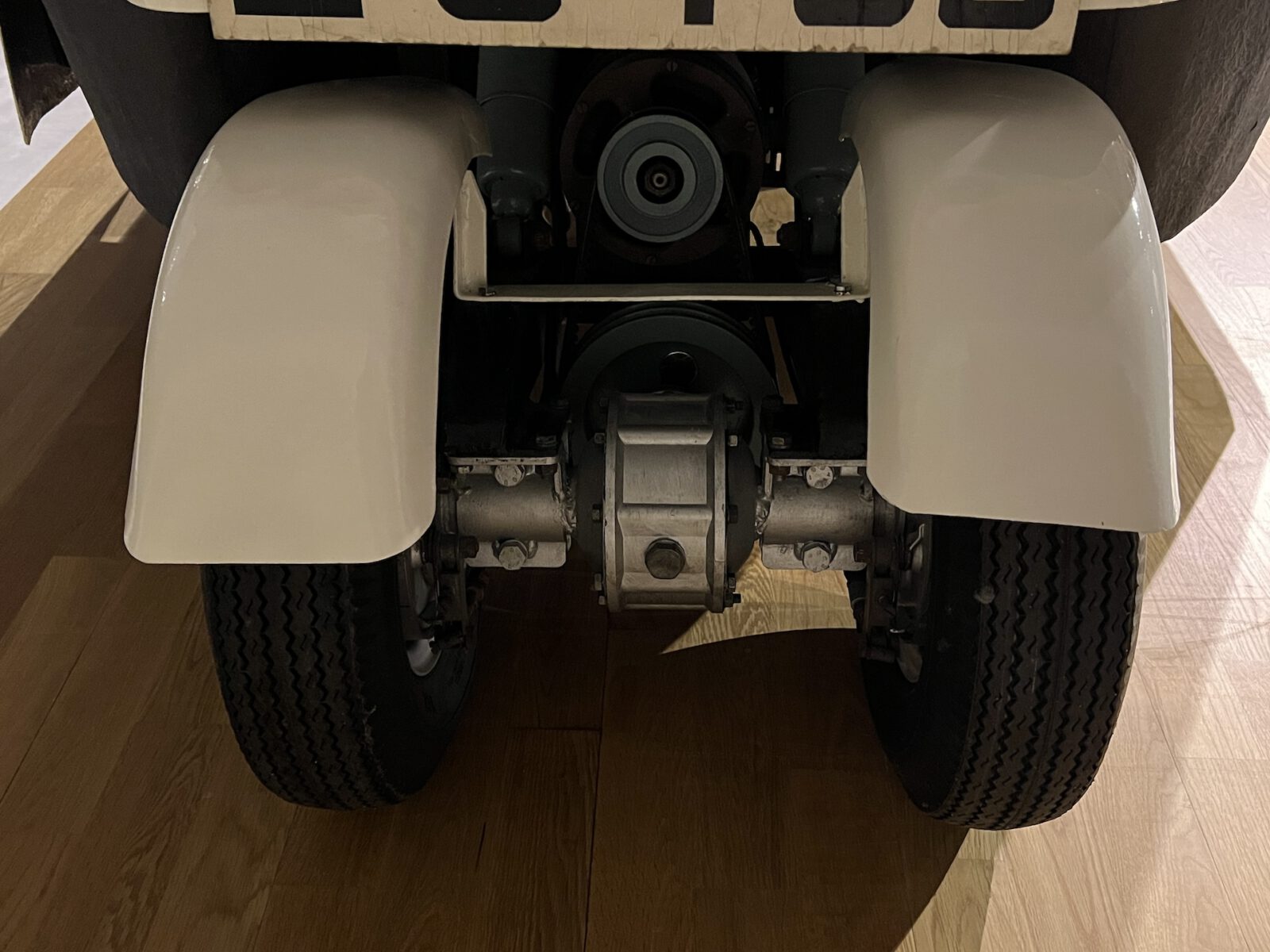 Nieuwe aanwinst Louwman Museum: de Witkar