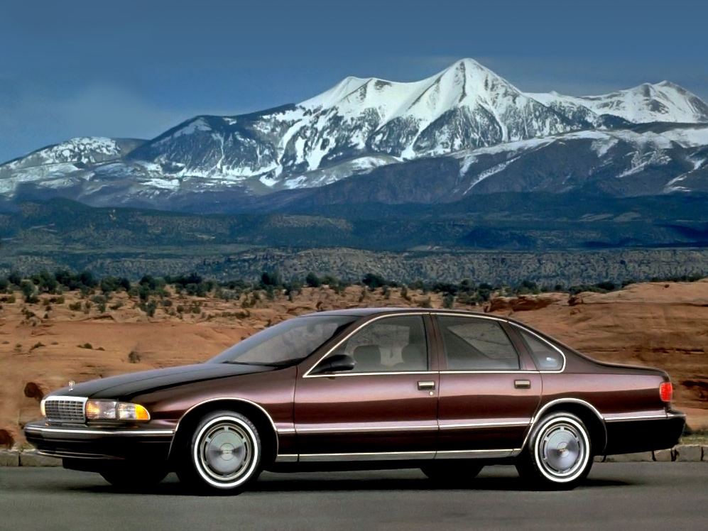 Gespot: een Chevrolet Caprice Classic uit 1992 - AutoRAI.nl