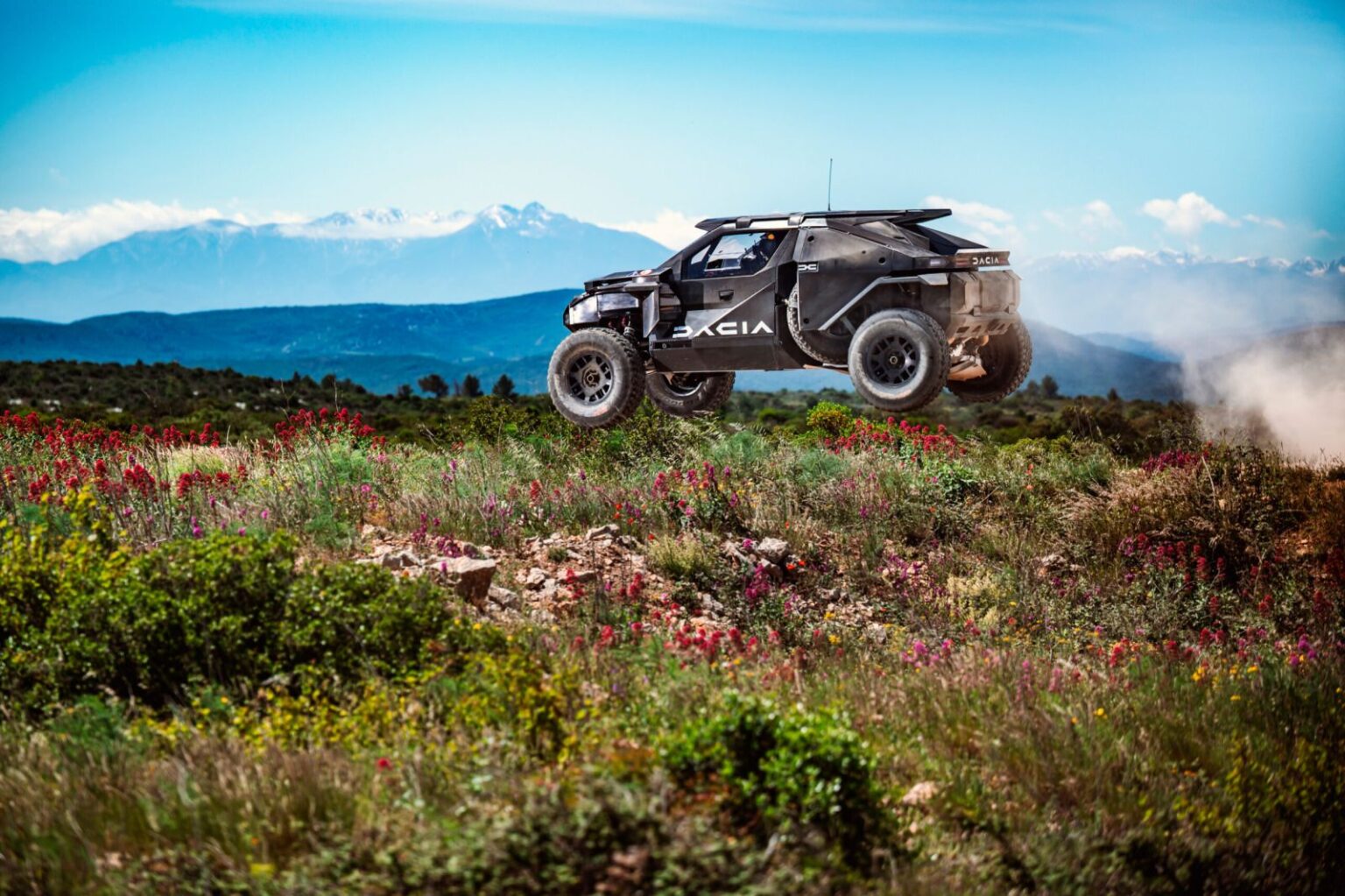 In actie: deze Dacia gaat de Dakar-rally rijden