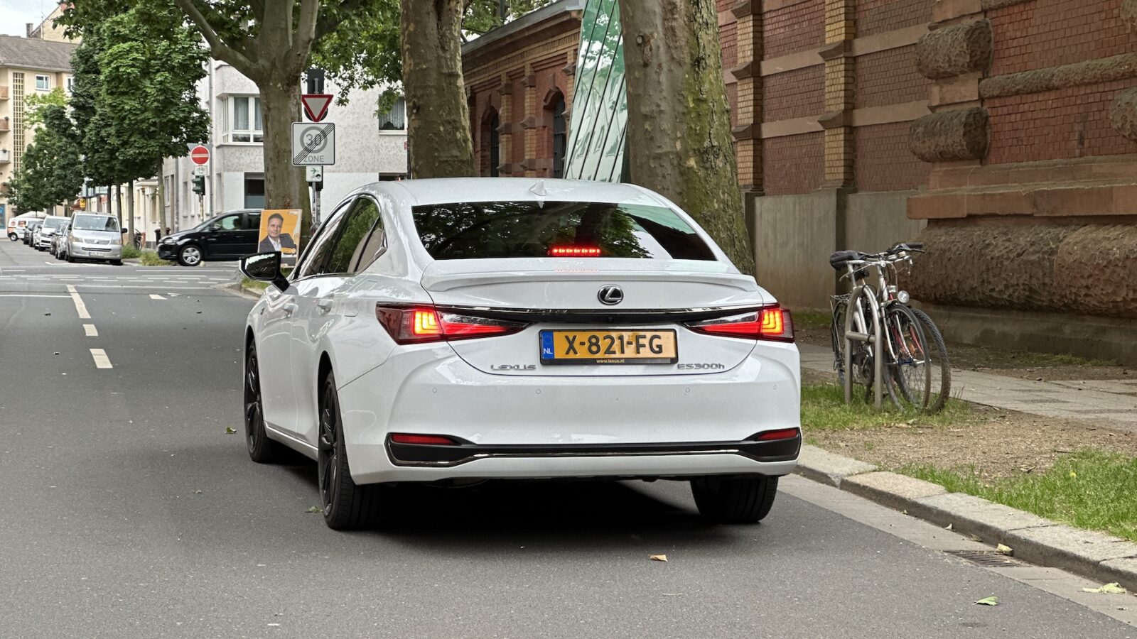 Lexus ES 300h F Sport (2024), hoe fijn is ie? - REVIEW