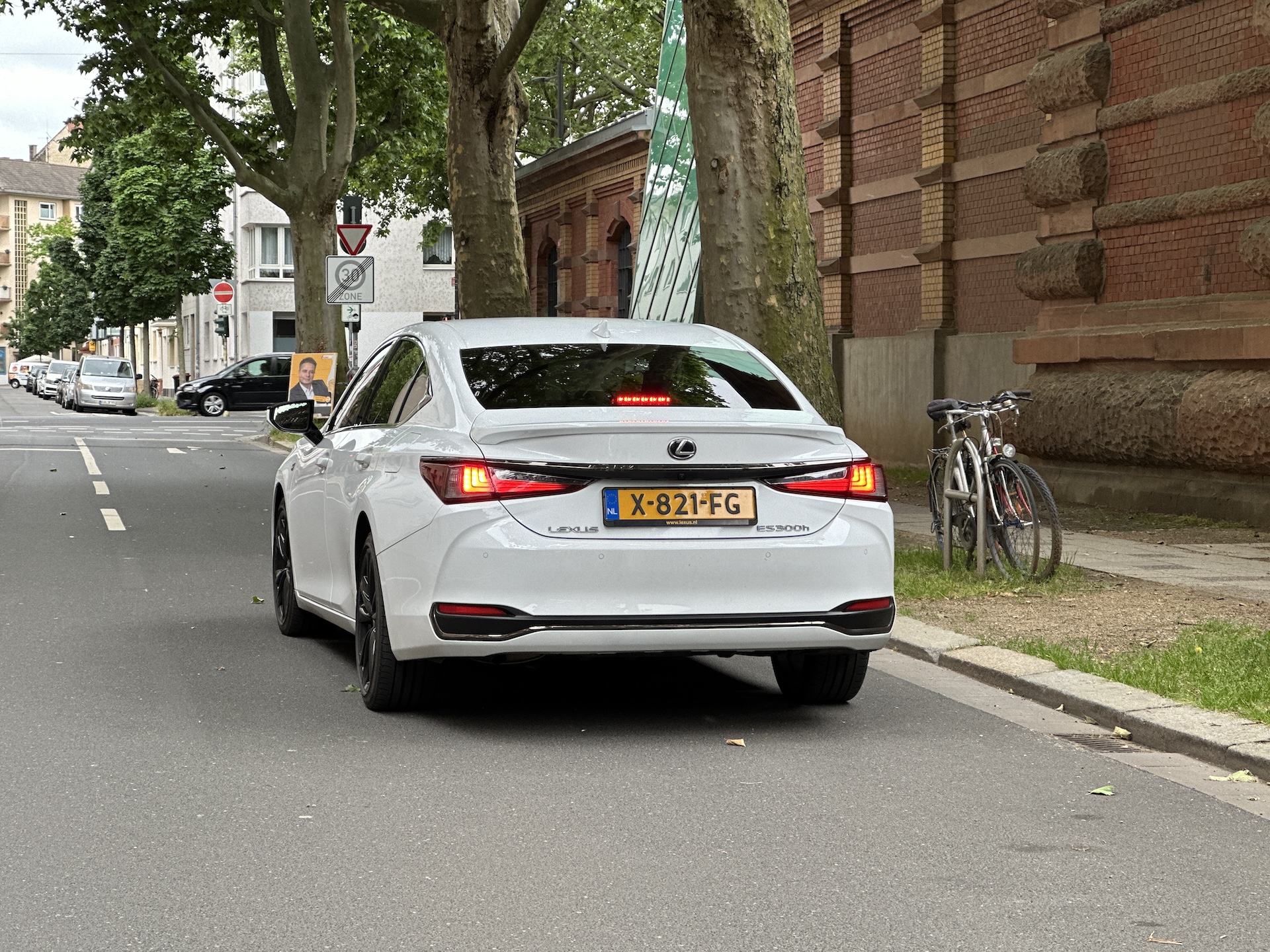 Lexus ES 300h F Sport (2024), hoe fijn is ie? - REVIEW