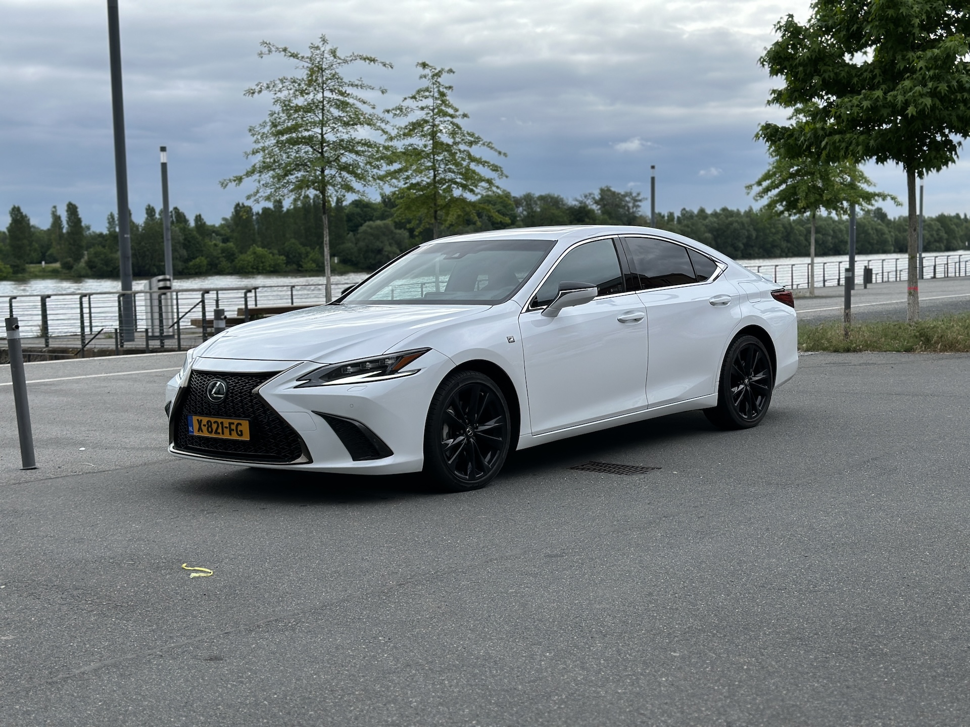 Lexus ES 300h F Sport (2024), hoe fijn is ie? - REVIEW