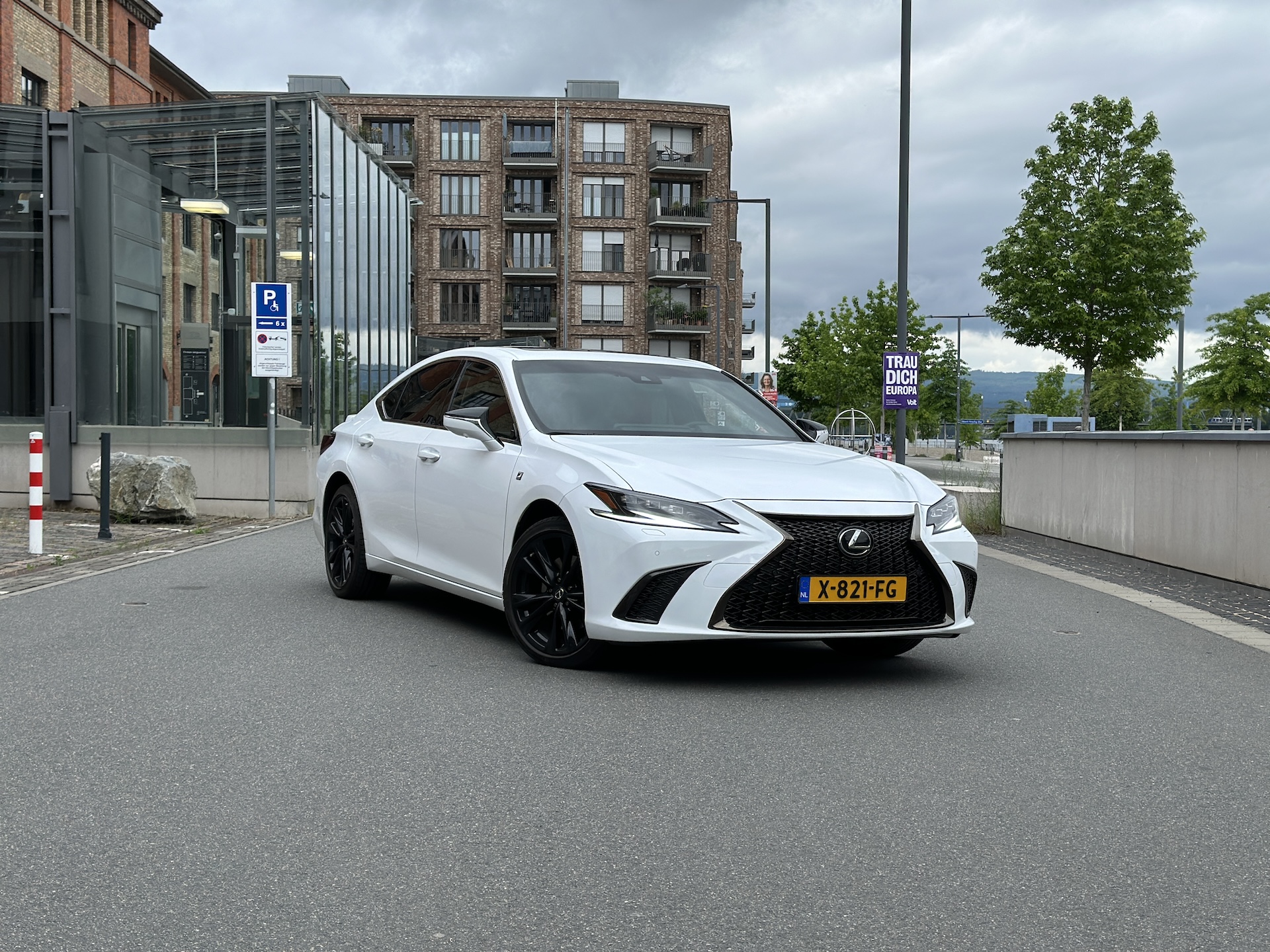 Lexus ES 300h F Sport (2024), hoe fijn is ie? - REVIEW