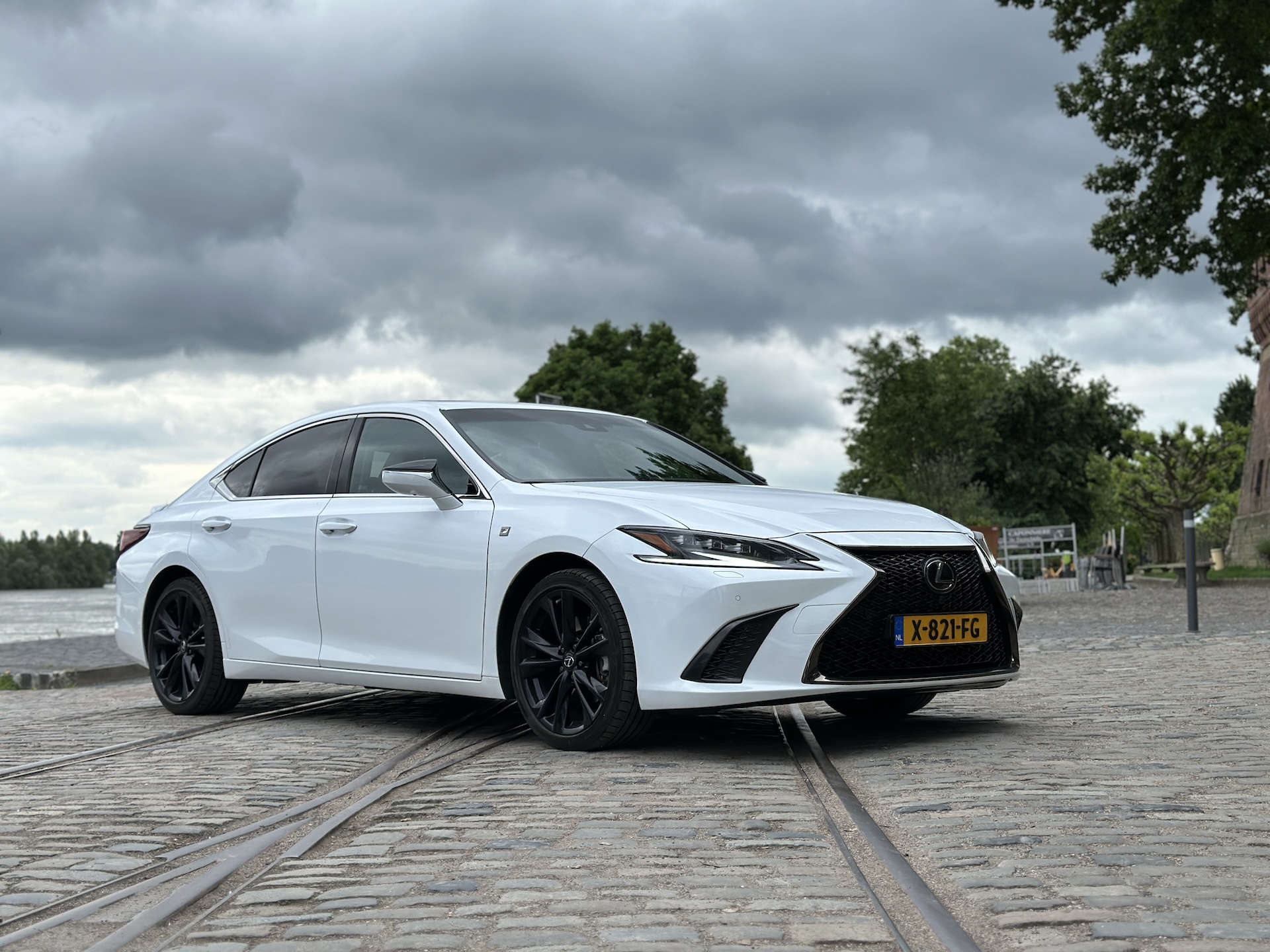 Lexus ES 300h F Sport (2024), hoe fijn is ie? - REVIEW