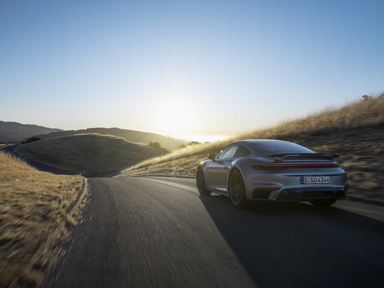 Porsche 911 Turbo 50 Years viert 50 jaar 911 Turbo op stijlvolle wijze