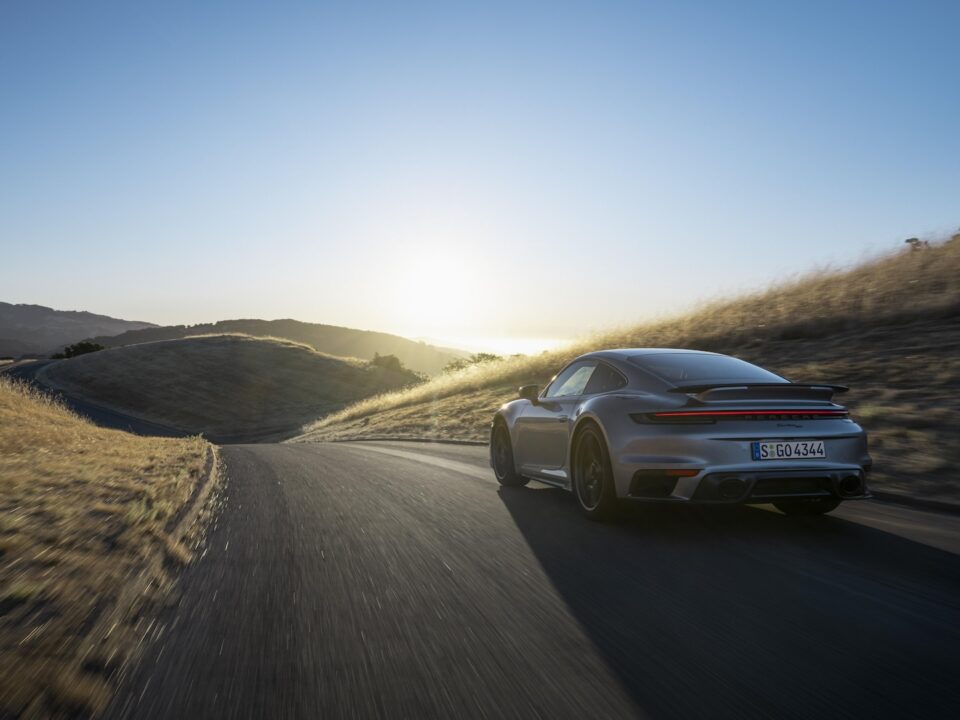 Porsche 911 Turbo 50 Years viert 50 jaar 911 Turbo op stijlvolle wijze