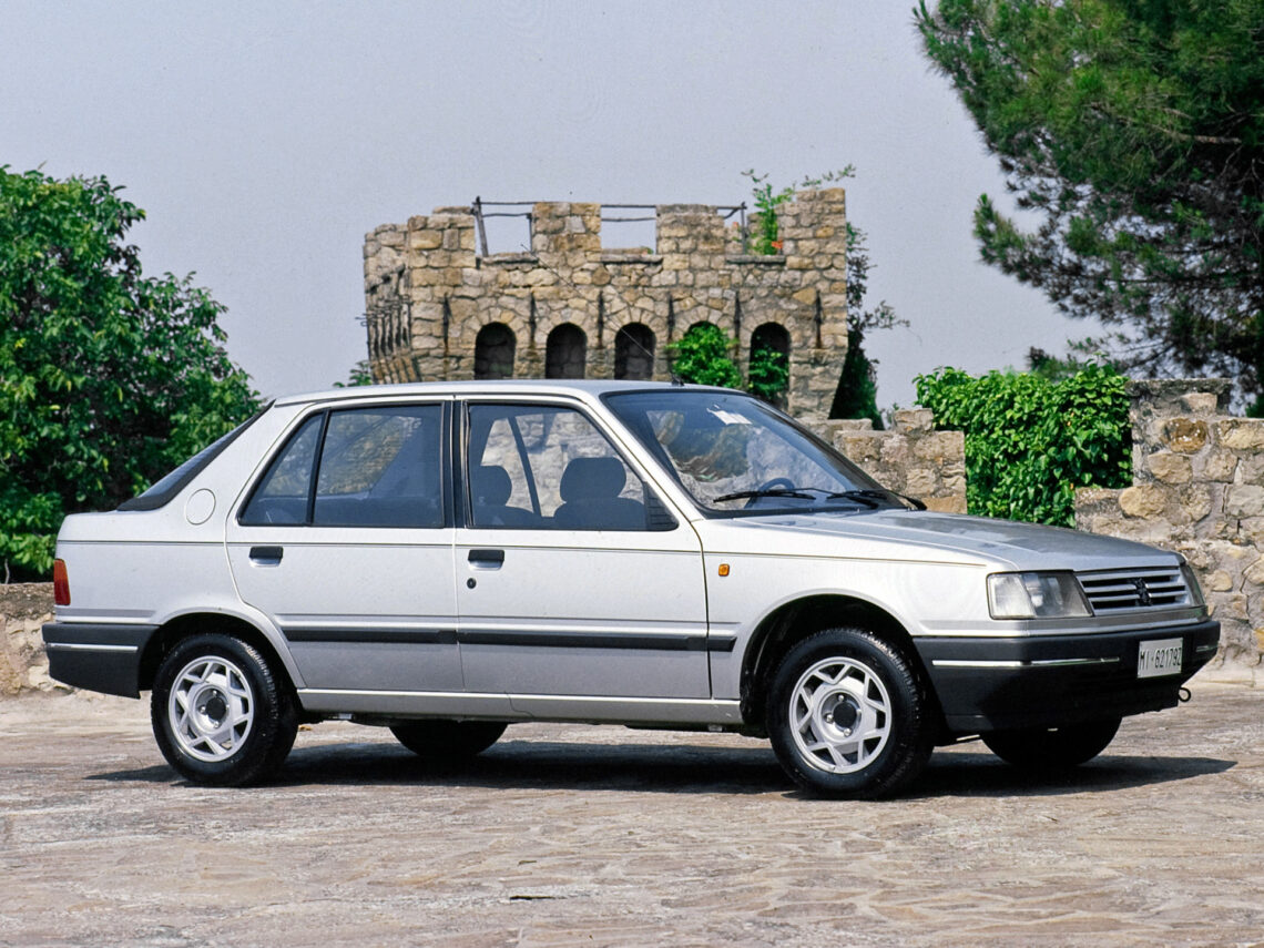 Gespot: een Peugeot 309 uit 1988 - AutoRAI.nl