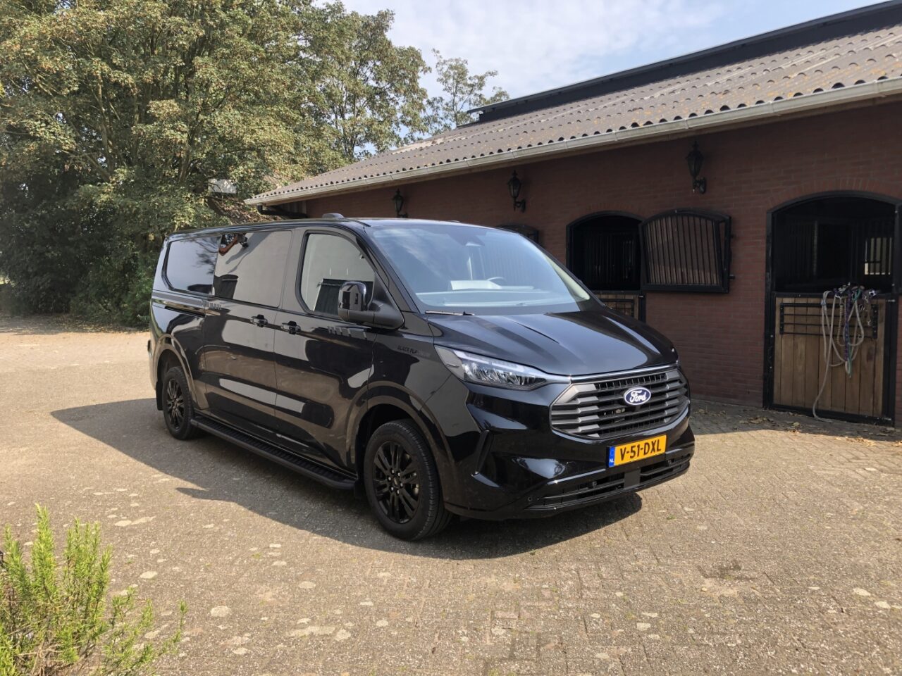 Review: Ford Transit Custom 2.0 Ecoblue 2024 - AutoRAI.nl