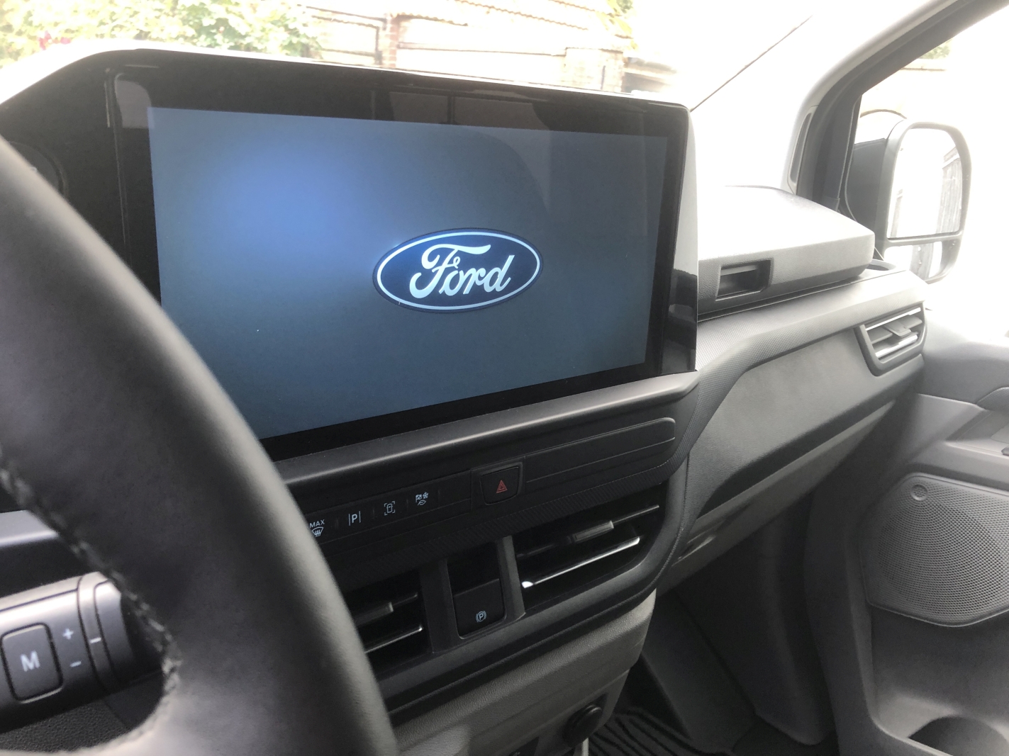 Review: Ford Transit Custom 2.0 Ecoblue 2024 - AutoRAI.nl