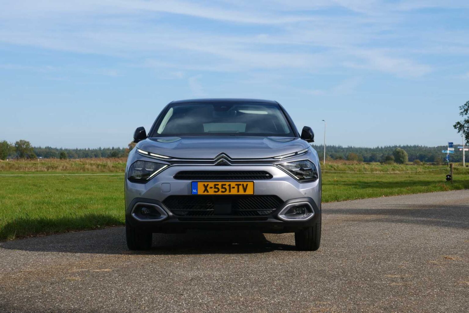 Citroën ë-C4 (2024) Review – Alsof je op een wolk rijdt