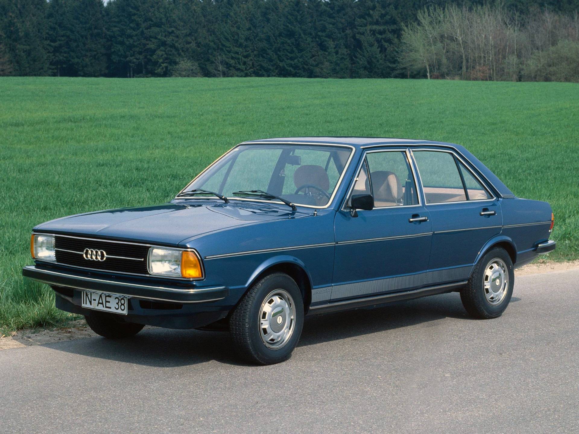 Gespot: een Audi 80 uit 1974 - AutoRAI.nl