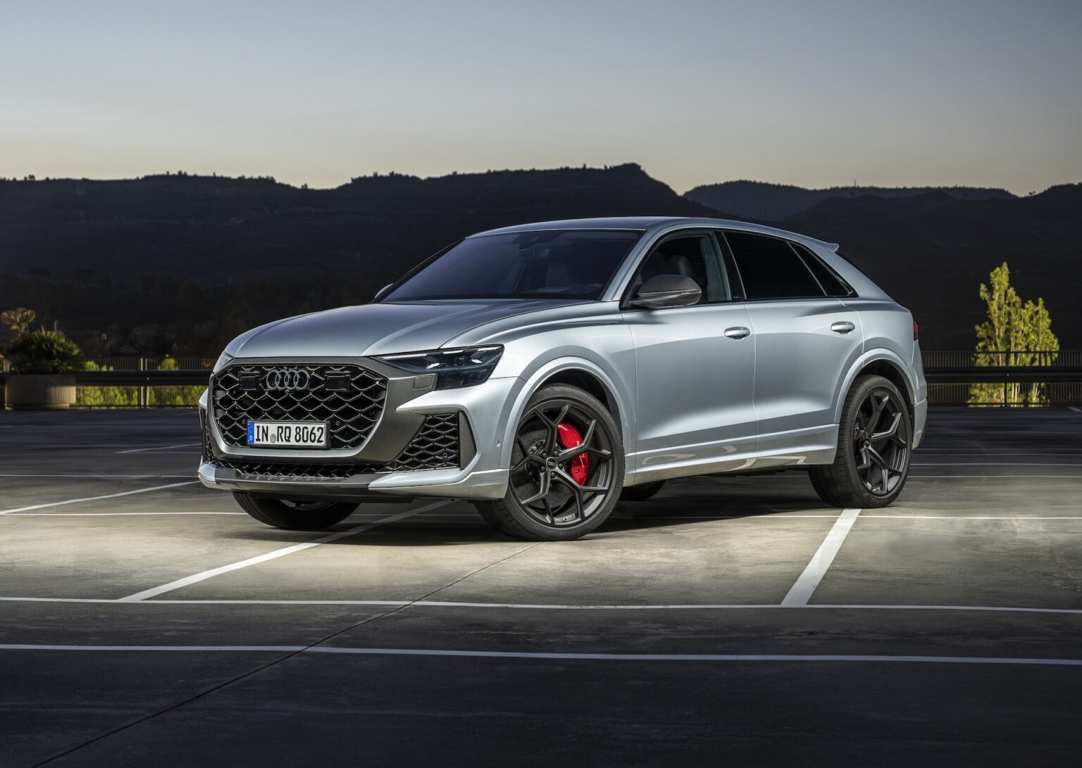 Audi RS Q8 performance (2024), duur maar zo lekker! - REVIEW