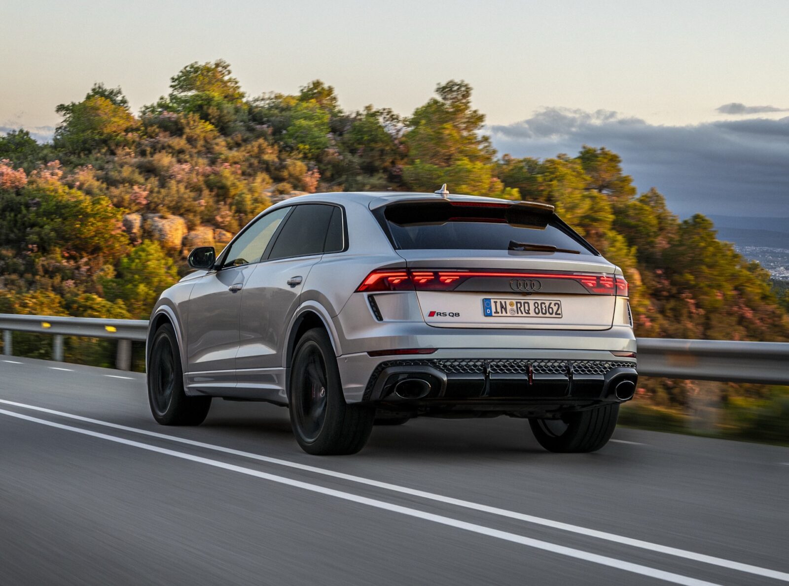 Audi RS Q8 performance (2024), duur maar zo lekker! - REVIEW