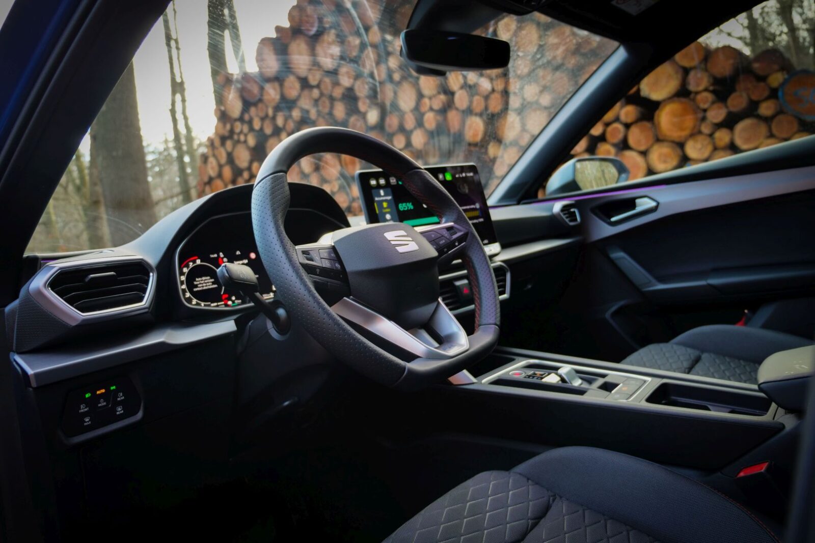 SEAT Leon e-Hybrid (2025) Review -Parel die iedereen over het hoofd ziet?