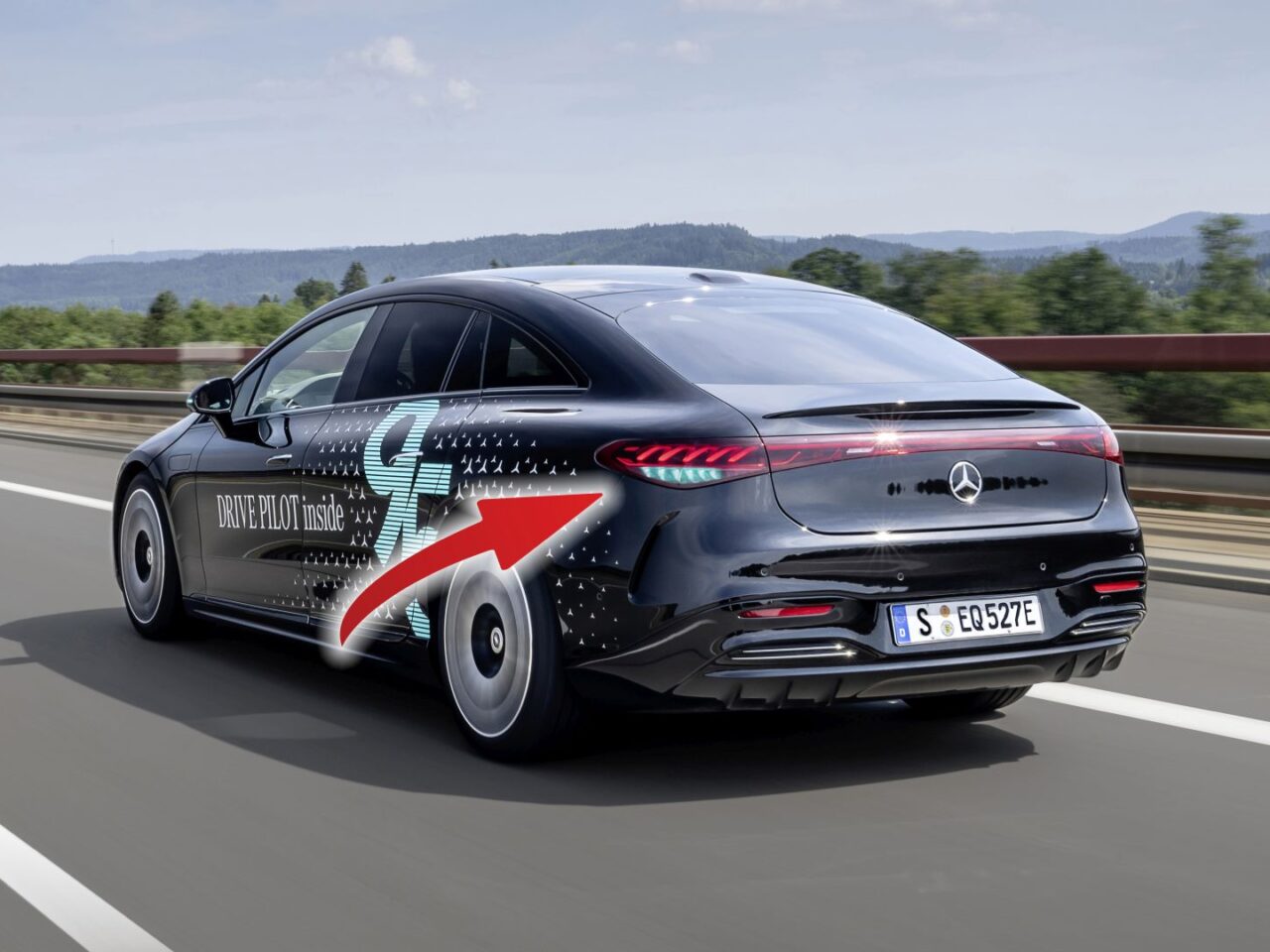 Waarom Mercedes-Benz een turquoise licht introduceert