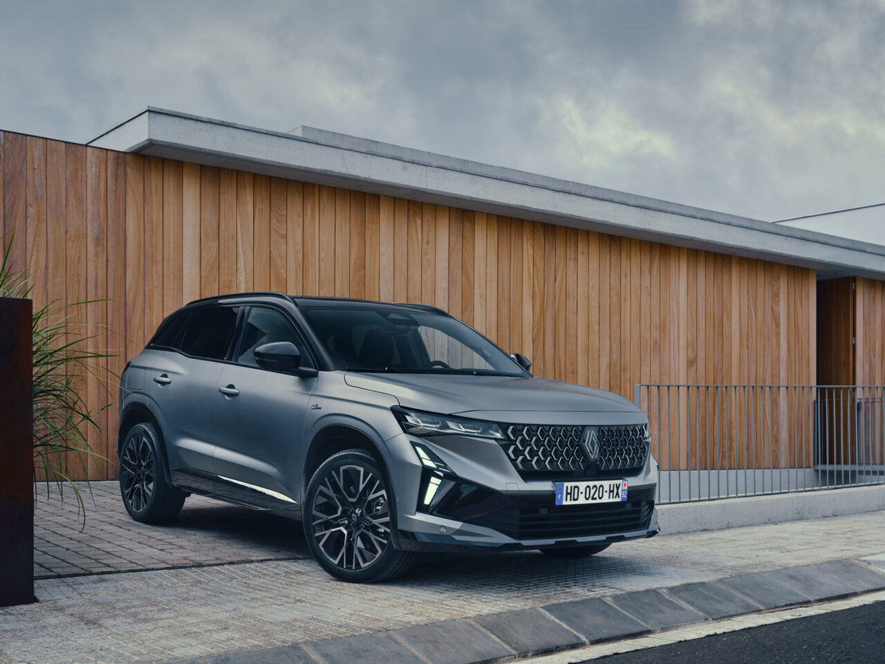 Review - Renault Austral E-Tech Full Hybrid (2025) - Aangescherpt