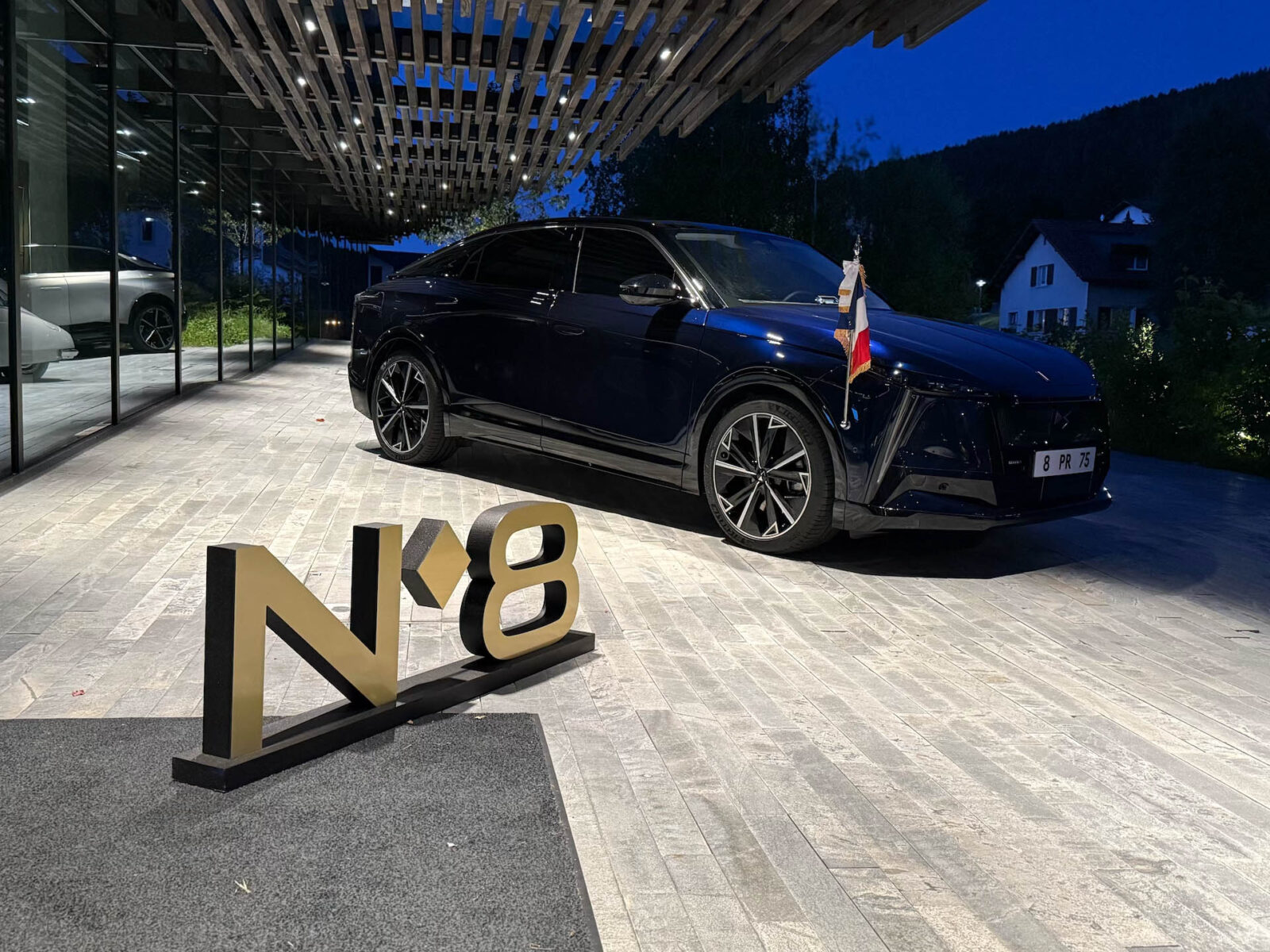 Review - DS N°8, de Van Gogh onder de elektrische auto’s?