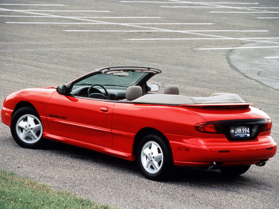 Gespot: een Pontiac Sunfire - AutoRAI.nl