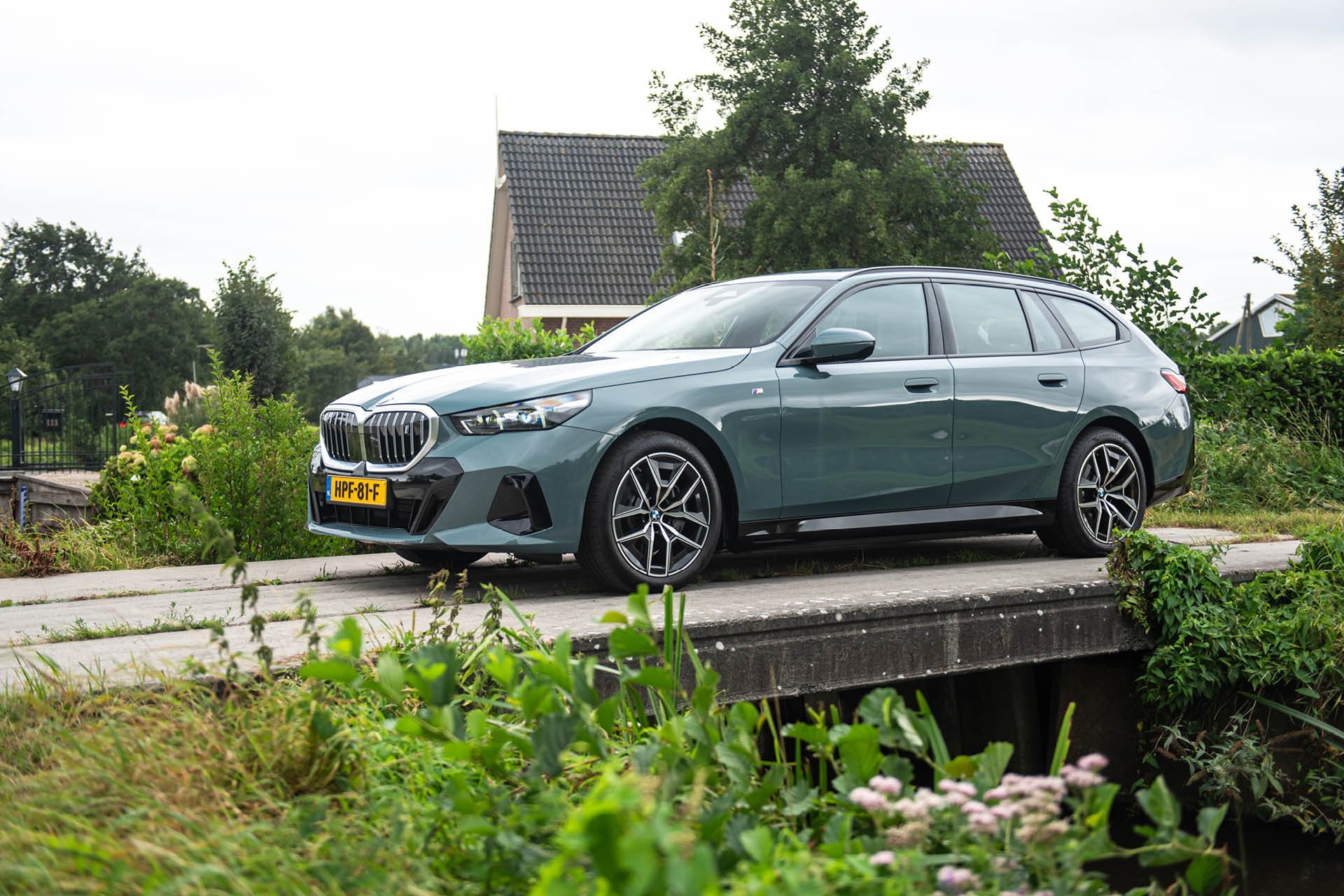 Review BMW i5 eDrive 40 Touring - een soort elektrische zeecontainer?