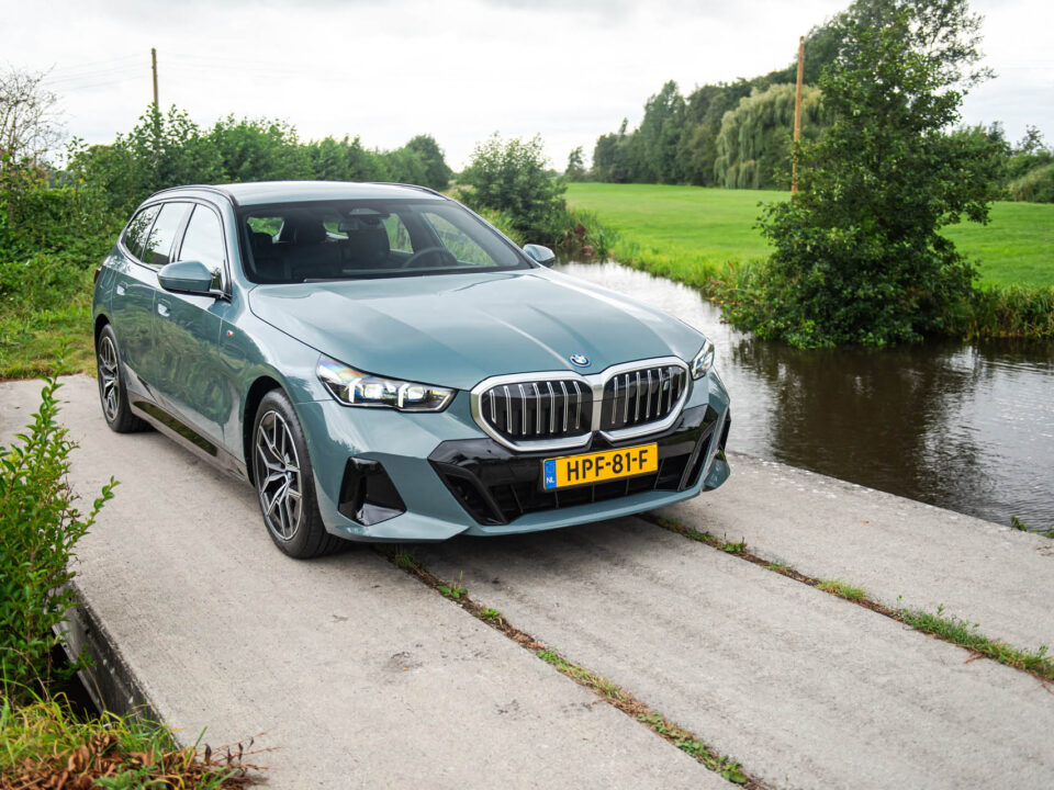 Review BMW i5 eDrive 40 Touring - een soort elektrische zeecontainer?