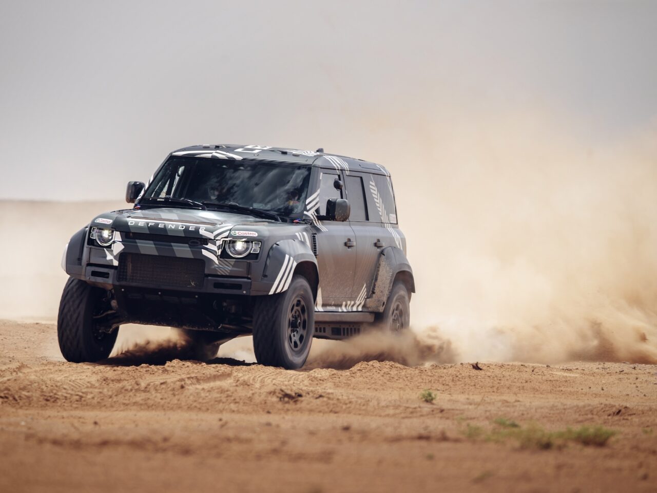 Land Rover Defender Dakar D7X-R is een beest!
