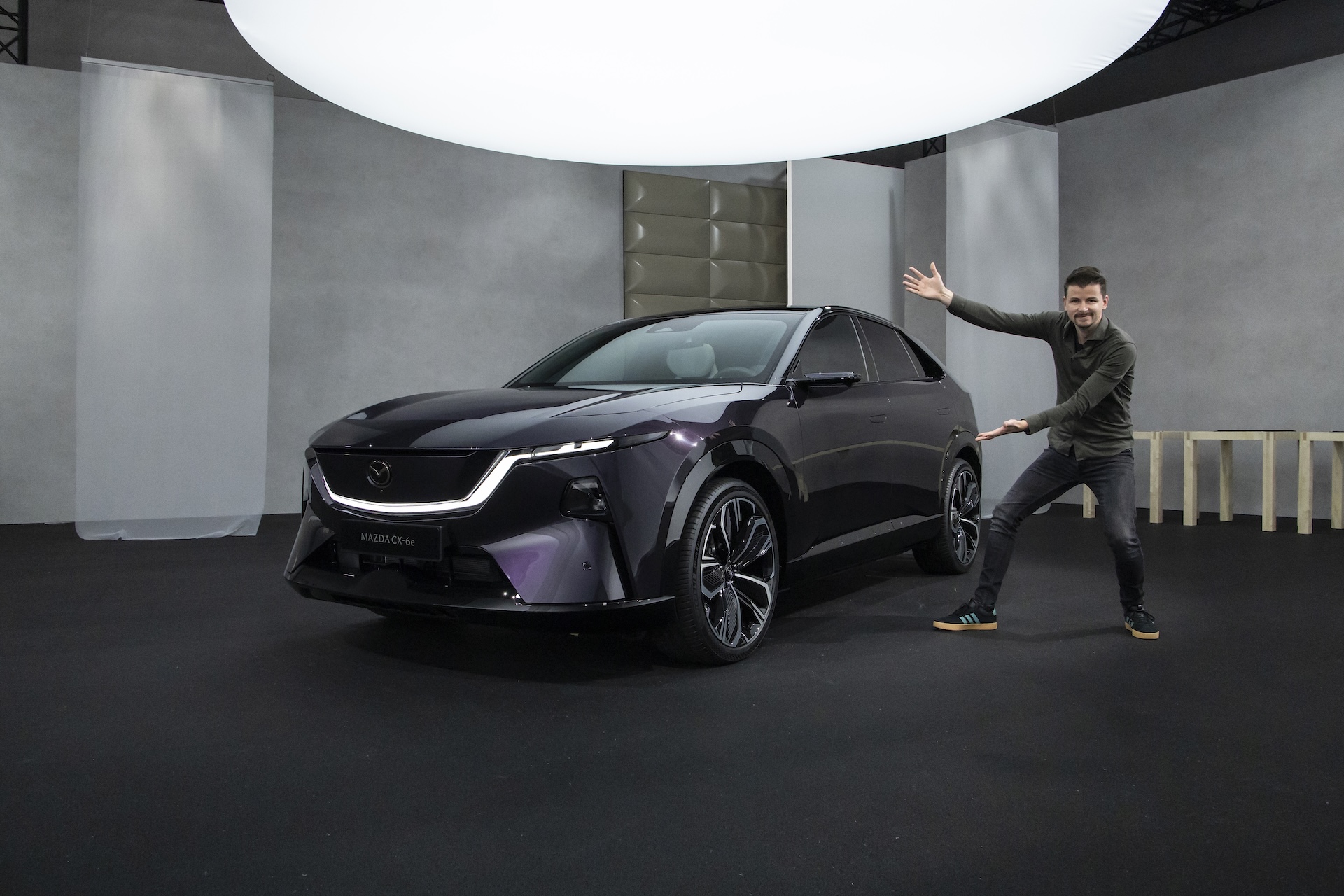 Eerste kennismaking Mazda CX-6e, alles van A tot Z uitgelegd