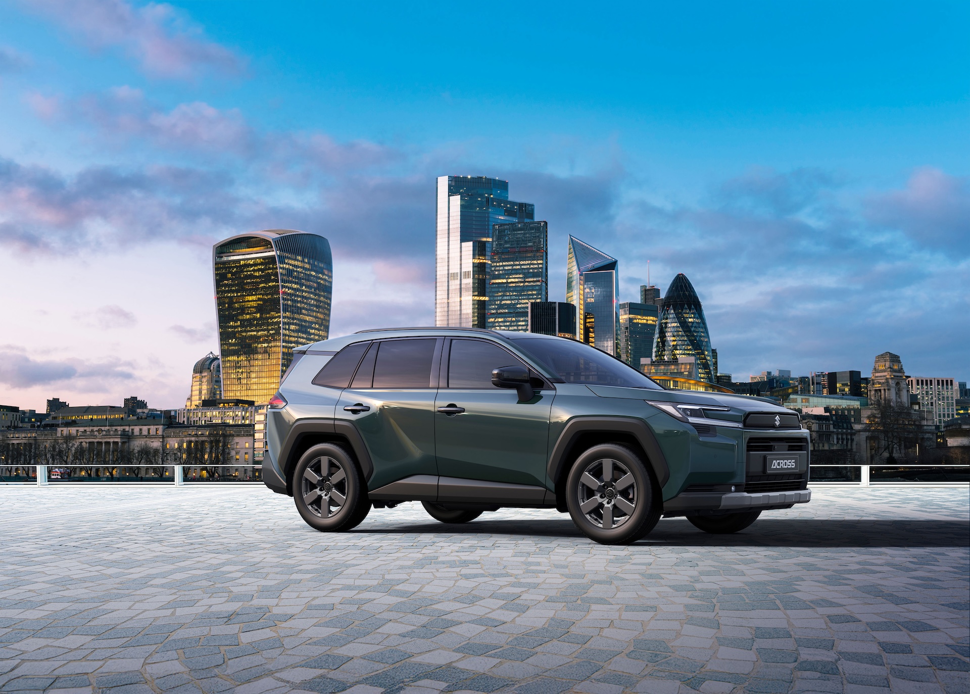 Nieuwe Toyota RAV4 en Suzuki Across: kannibalisme?